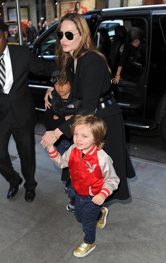 Brad Pitt's Son Knox Stuns with Vibrant Hair Transformation, Igniting ...