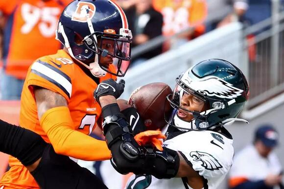 Denver Broncos Fans Spend 2.6 Hours a Week Discussing the Team - NewsBreak