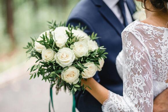 Illinois Hospital Arranges Wedding for Dying Dad - NewsBreak