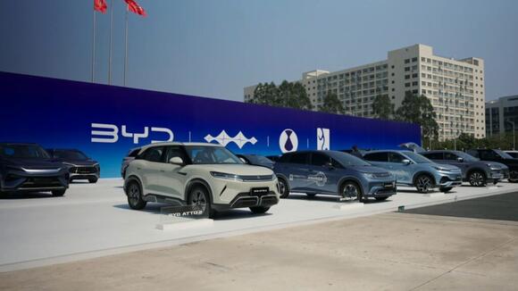 Ford Looks to BYD for SUV Batteries as China’s EV Dominance Grows ...