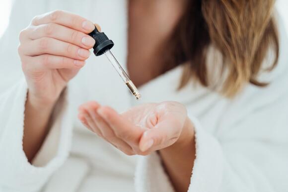 Here's What You Need To Know About The Viral "Hair Oiling" Trend ...