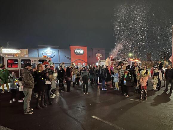 Seventh annual Dundalk Community Christmas Tree Lighting is smashing ...