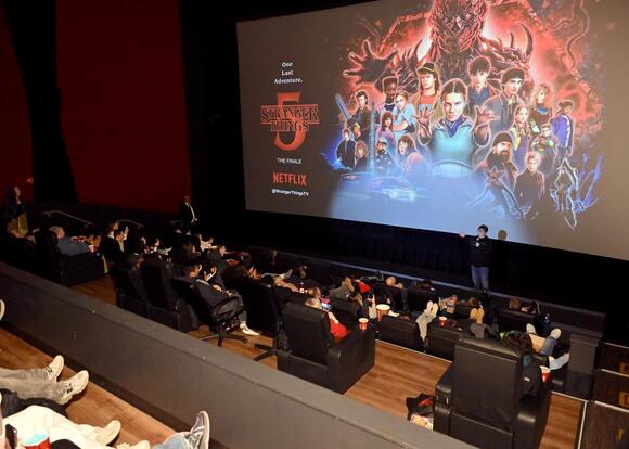 Stranger Things Stars to Greet Fans in Cherry Hill, NJ; Here’s When ...