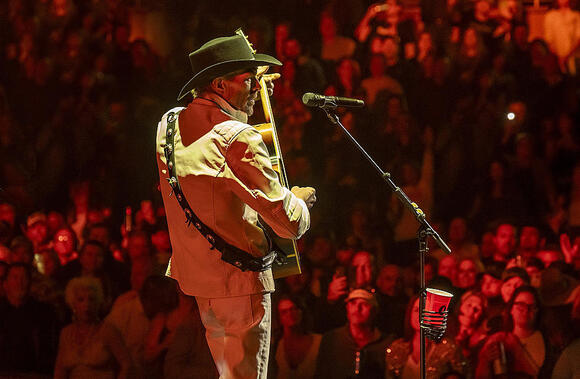 See the Setlist From Toby Keith’s Final Concert Performance - NewsBreak
