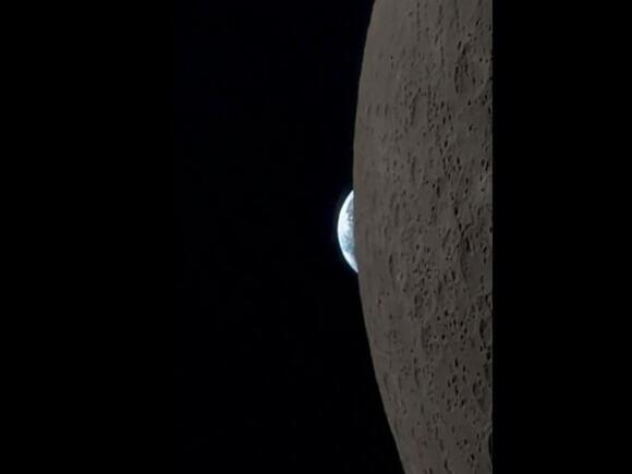 Breathtaking Artemis II footage shows 'Earthset' in phenomenal scenes ...