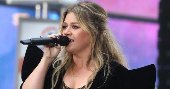Inside Kelly Clarkson and Brandon Blackstock's Bitter Split: Singer Was ...
