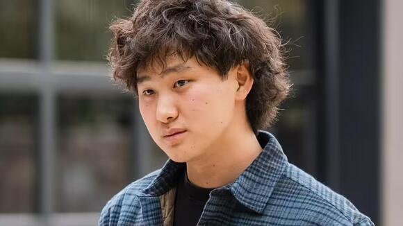 Who Is Alexandr Wang? The 28-Year-Old AI Billionaire Mark Zuckerberg ...