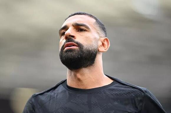 Mohamed Salah pays emotional tribute after death of former Egypt boss ...