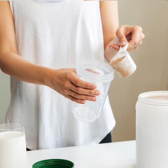 A Doctor Reveals 2 Muscle-Building Supplements That Actually Work, And ...