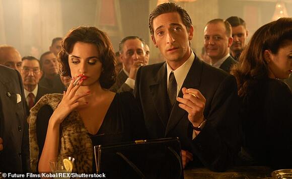 Penelope Cruz, 46, reveals she started smoking because her movie ...