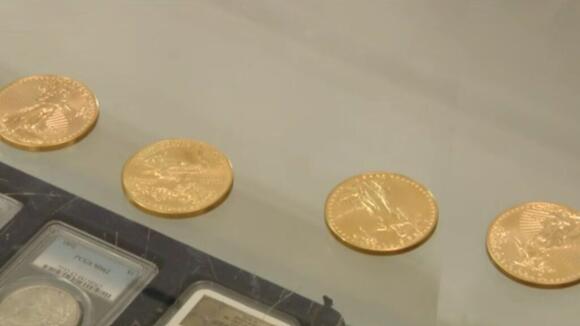 Scammer Thought He Was Picking Up $700,000 in Gold Until Detectives ...