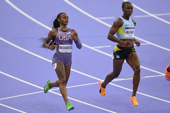 Richardson into 100m final but Fraser-Pryce pulls out