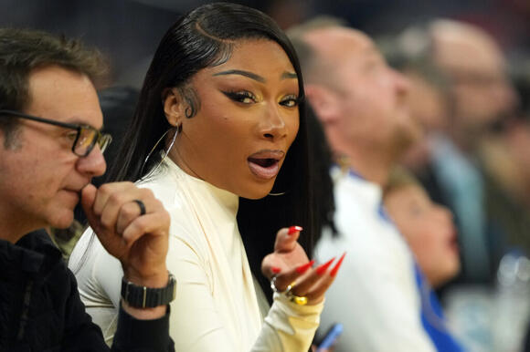 Sophie Cunningham raises concern after Klay Thompson-Megan Thee ...