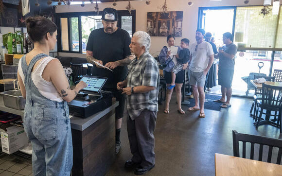 Tower Bridge Dinner chef's debut restaurant pops up to tout upcoming ...