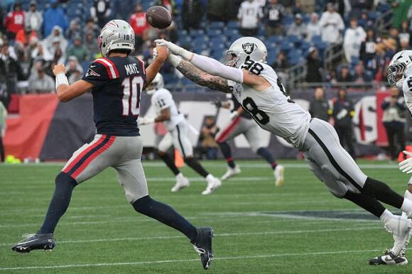 Maxx Crosby Shares Major Injury Update for Tom Brady’s Raiders Amid ...