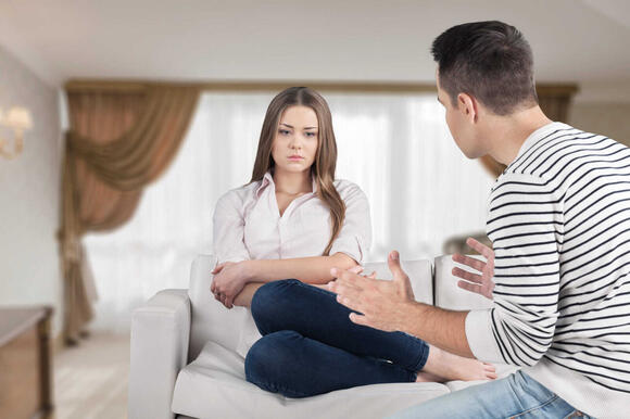 11 red flags women often ignore before finding out the truth about ...