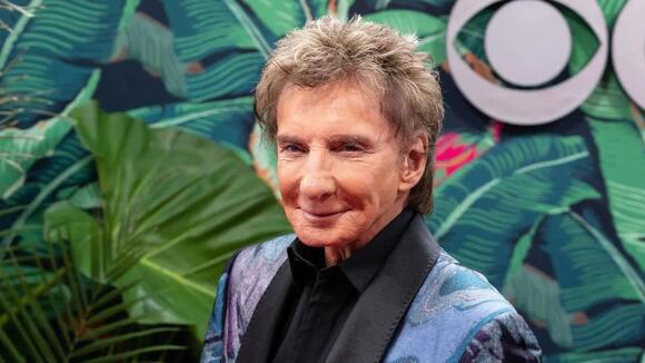 'It's Over': Barry Manilow Reveals Devastating Update on Career ...