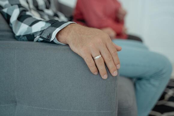 10 Wedding Ring Excuses That Make Wives Wonder What Their Husbands Are ...