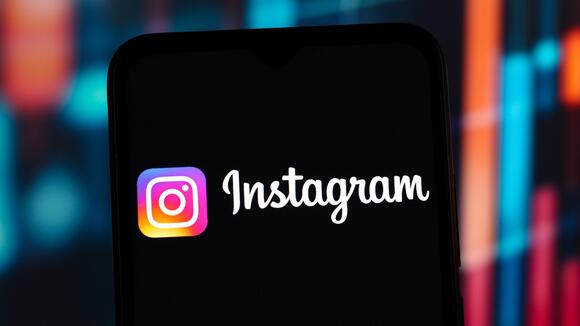 Instagram CEO 'Swears' Meta 'Does Not Listen to Your Microphone ...