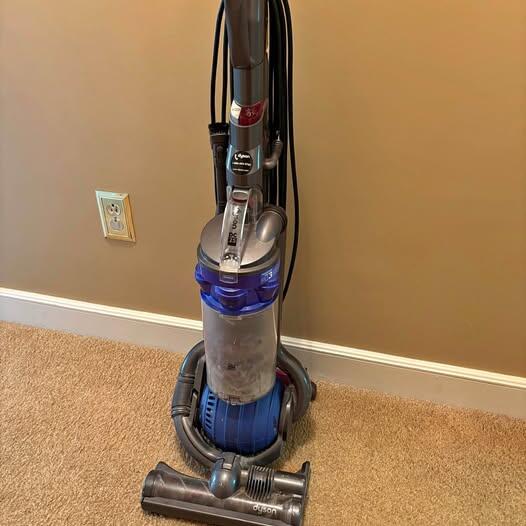 🎁 Freebies Up for Grabs in Quincy — Tires, Vacuum & Couch - NewsBreak