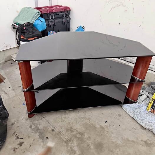🎁 Freebies Up for Grabs in Newark — Furniture & Appliances - NewsBreak