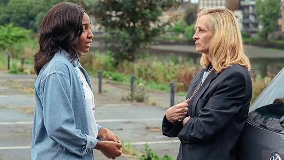 Julia Roberts Turning to ‘Oceans’ Costars Brad Pitt and George Clooney ...