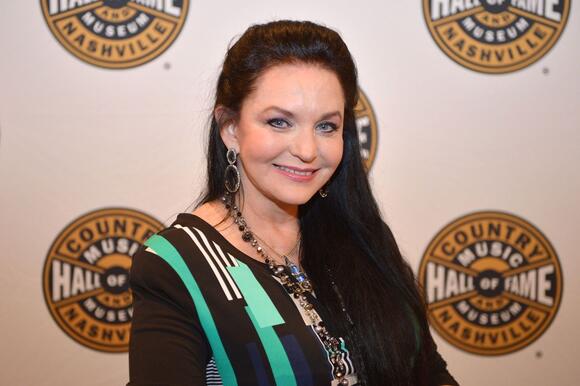 Crystal Gayle Cancels Appearance After Injury - NewsBreak