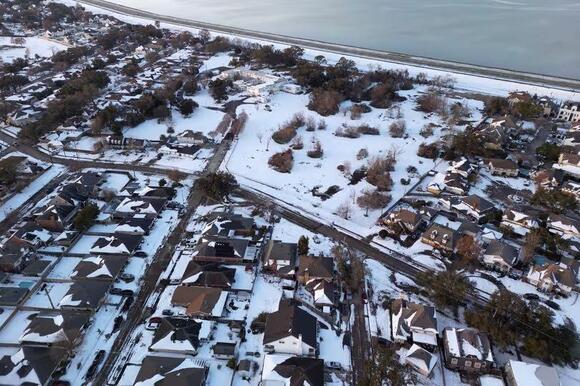 Retired NYPD officer dies while shoveling snow as death toll from ...