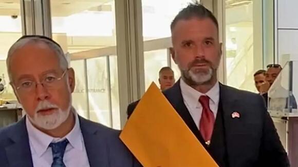 Ex-Navy detective, cop, guilty of excessive force, enters plea in child ...