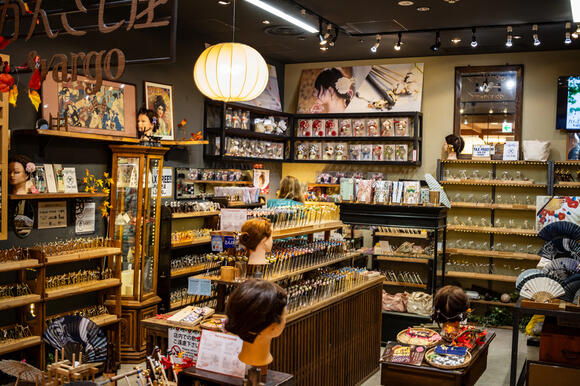 20 ways Tokyo blends old and new - NewsBreak