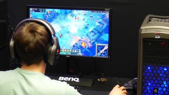 20 Old Facebook Games We All Used to Play After School - NewsBreak
