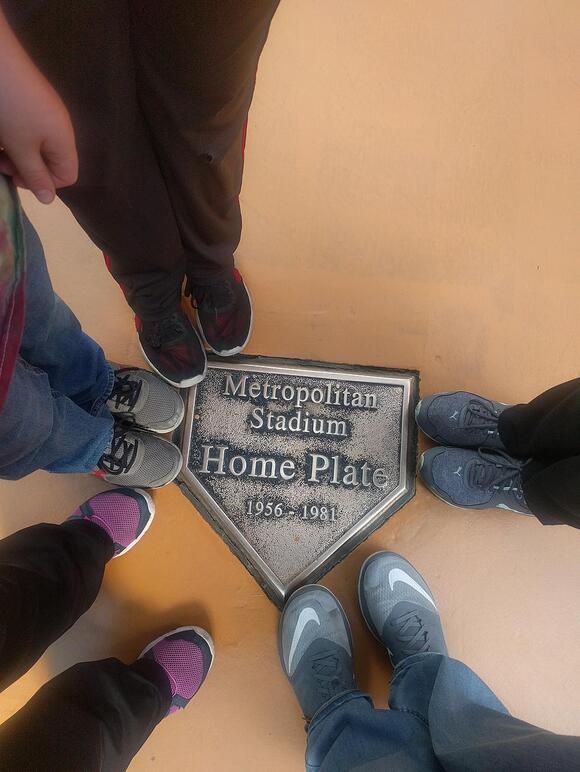 Never Lose Your Dog's Leash In The MN Snow Again With This Tip - NewsBreak