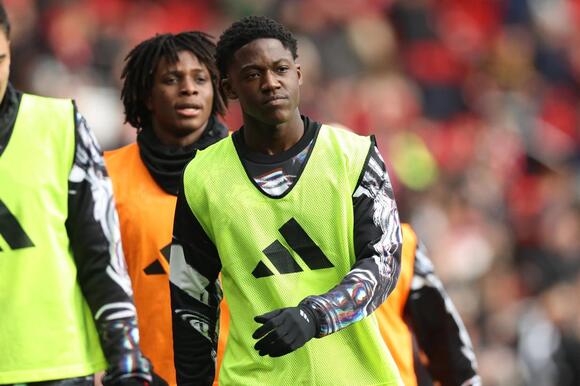 Manchester United injury update: Kobbie Mainoo, Patrick Dorgu, Matthijs ...