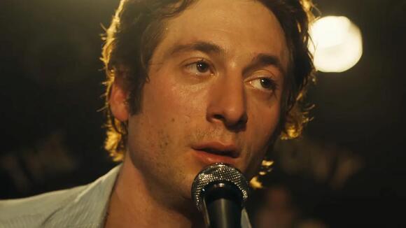 Jeremy Allen White’s Bruce Springsteen Records Nebraska in Trailer for ...