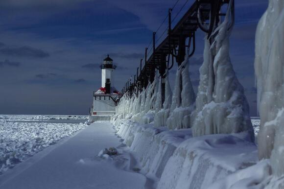 Winter Reveals a Hidden Side of Lake Michigan Tourists Rarely See ...