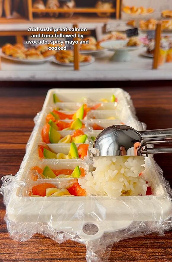 This Viral Hack For Making Restaurant-Level Sushi At Home Uses A Common ...