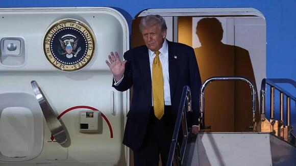 ‘Can’t Walk or Sit Up Straight’: Short Clip of Trump ‘Hunched Over ...