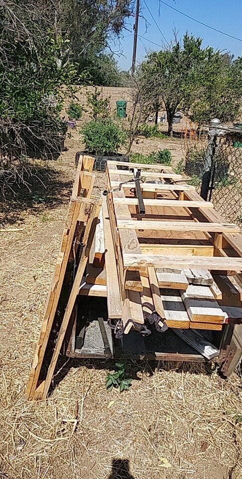 🎁 Freebies Up for Grabs in Norco — TVs and Pallets Available - NewsBreak