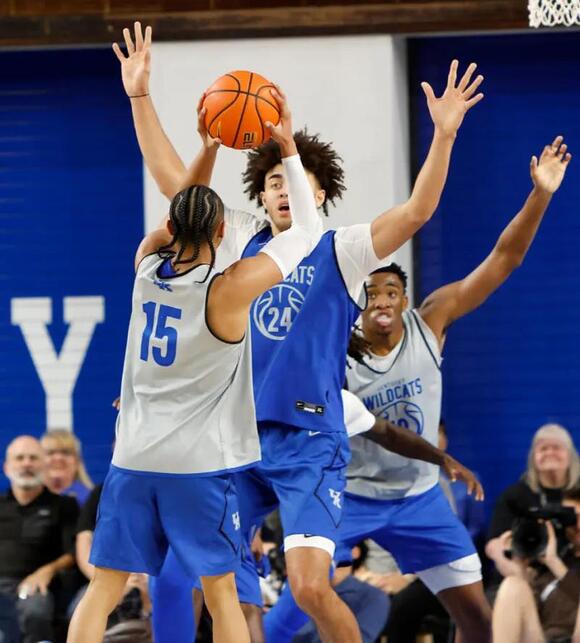 PHOTO GALLERY: Kentucky Blue/White Scrimmage - NewsBreak