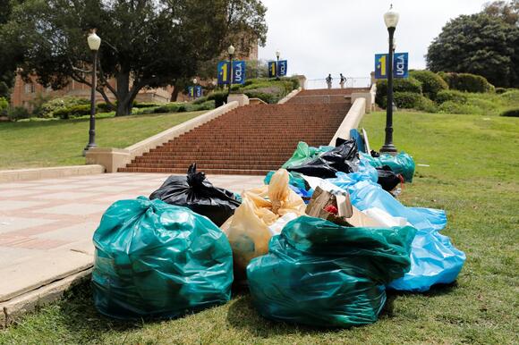 Anti-Israel mob charges cops in Portland with garbage can shields ...