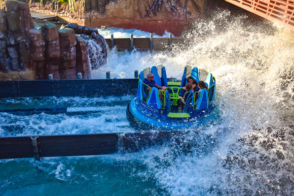 15 Hacks for Scoring Cheap Tickets to US Theme Parks - NewsBreak