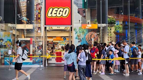 Leaked $600 LEGO Set Features Over 12,000 Pieces - NewsBreak