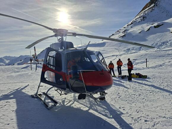 Two Brits among three skiers killed in horror avalanche in Alps during ...
