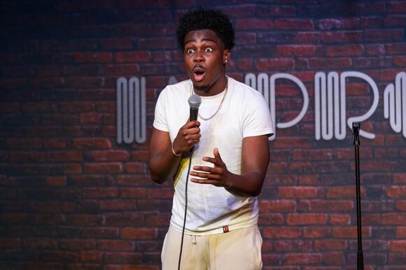 New ‘SNL’ Cast Member Outed Himself as a Trump Voter - NewsBreak