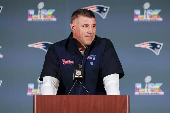 Mike Vrabel and Wife Jen Send Powerful Message With First Public Photo ...