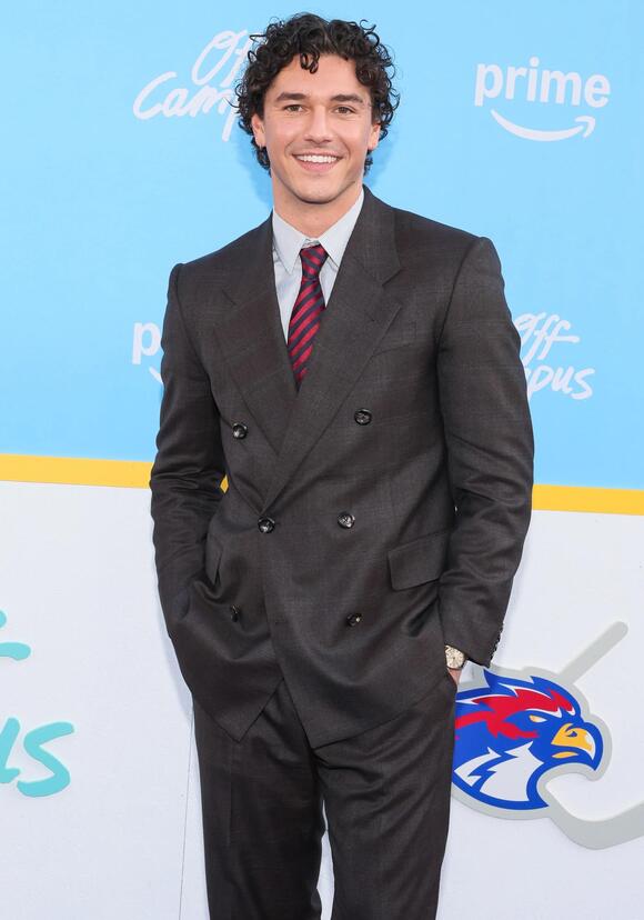 Who Are The ‘Off Campus’ Cast Members Dating In Real Life? Breaking ...