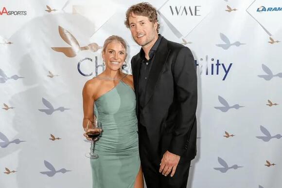 After 10-Year Marriage, Matthew Stafford’s Wife Makes Relationship ...