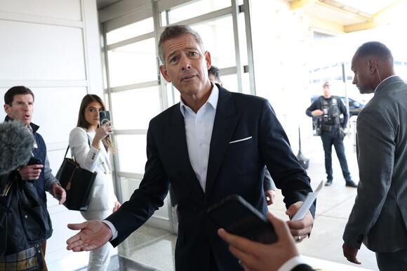 Air Traffic Controllers Start Resigning as Shutdown Bites - NewsBreak