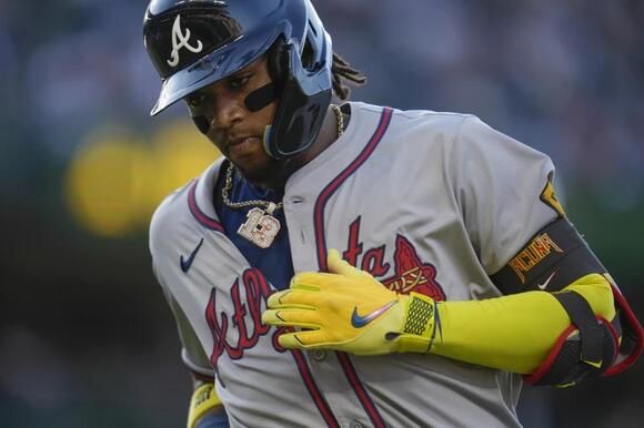 Braves star Ronald Acuña Jr. appears to hurt leg in first inning ...