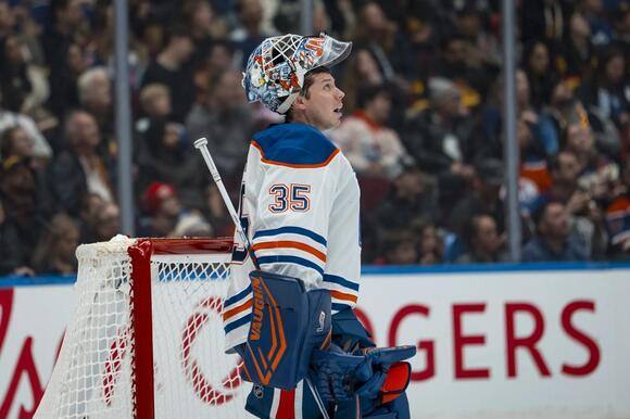 Oilers’ Tristan Jarry Delivers Save of the Year Candidate in Close ...